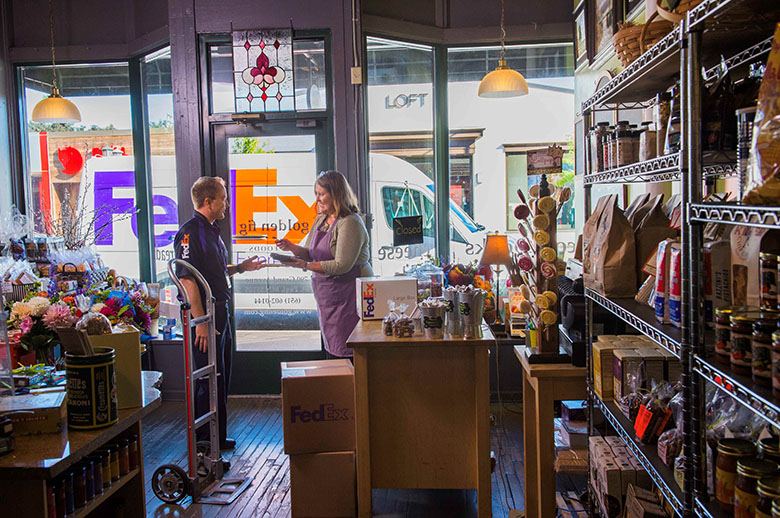 FedEx Express muestra su compromiso con las pymes - Transporte Profesional