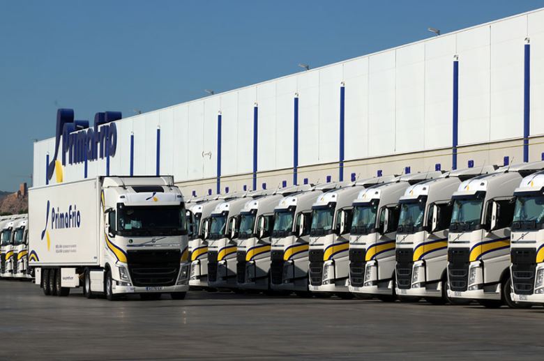 Grupo Primafrio recibe las primeras unidades de los 300 Volvo FH con I ...